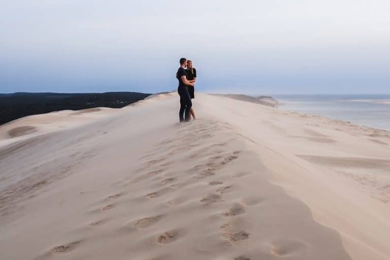 Séance Engagement sur la dune du Pyla {Chloé & Fabien} - A la Une!