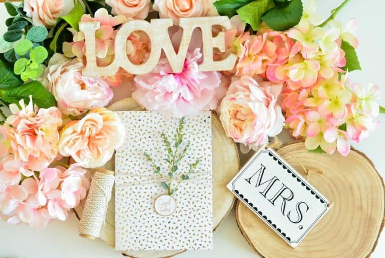 DIY : invitation et programme pour EVJF - Blog La Mariée en Colère - A ...